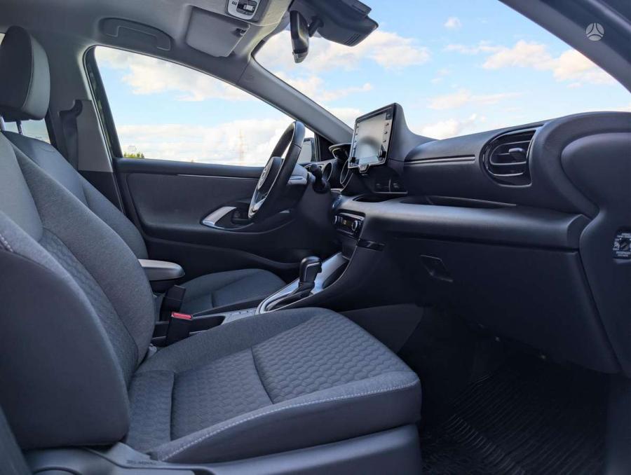 Melns Toyota Yaris 2020 Kauņa, ar dzinēja tilpumu 1.49 L un nobraukumu 21 tūkst. km par 16400 €, foto 22 vietnē AUTOMOTO.COM.LV