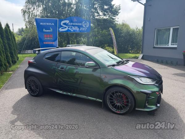 Черный Тойота Ярис 2020 в Курессааре, объемом двигателя 1.60 л и пробегом 51 тыс. км за 35000 €, фото 2 на AUTOMOTO.COM.LV