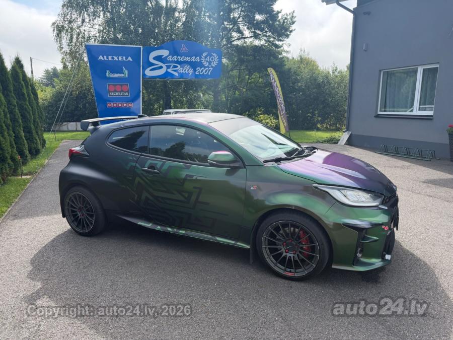 Black Toyota Yaris 2020 in Kuressaare, with an engine capacity of 1.60 L and mileage of 51 thousand km for 35000 €, photo 3 on AUTOMOTO.COM.LV
