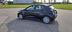 Black Toyota Yaris 2021 in Kaunas, with an engine capacity of 1.49 L and mileage of 99 thousand km for 12999 €, photo 3 on AUTOMOTO.COM.LV