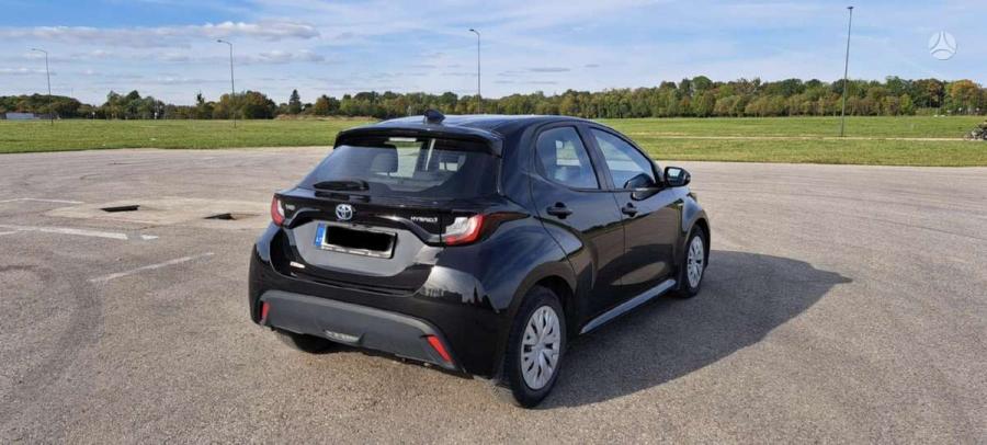 Black Toyota Yaris 2021 in Kaunas, with an engine capacity of 1.49 L and mileage of 99 thousand km for 12999 €, photo 10 on AUTOMOTO.COM.LV