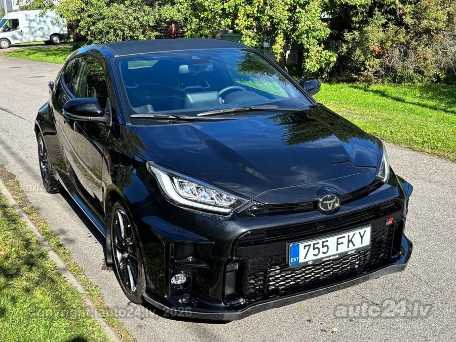 Melns Toyota Yaris 2021 Tallina, ar dzinēja tilpumu 1.60 L un nobraukumu 8 tūkst. km par 38900 €, foto 4 vietnē AUTOMOTO.COM.LV