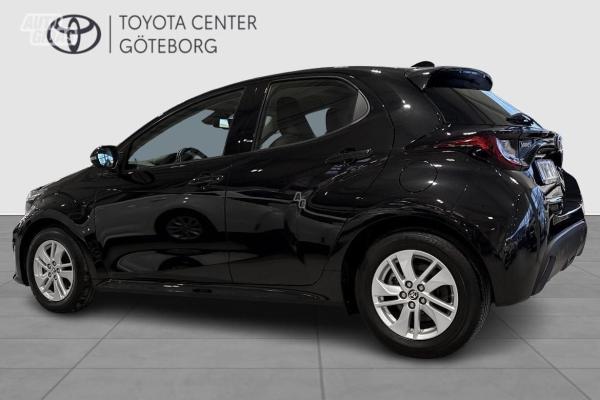 Black Toyota Yaris 2022 in Kaunas, with an engine capacity of 0.00 L and mileage of 32 thousand km for 23100 €, photo 5 on AUTOMOTO.COM.LV