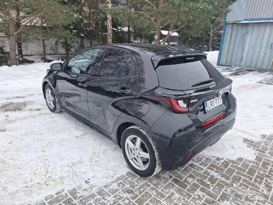 Melns Toyota Yaris 2022 Kauņa, ar dzinēja tilpumu 1.49 L un nobraukumu 40 tūkst. km par 13800 €, foto 4 vietnē AUTOMOTO.COM.LV
