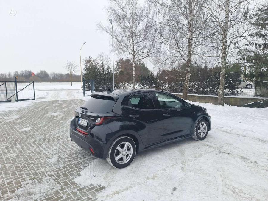 Melns Toyota Yaris 2022 Kauņa, ar dzinēja tilpumu 1.49 L un nobraukumu 40 tūkst. km par 13800 €, foto 7 vietnē AUTOMOTO.COM.LV