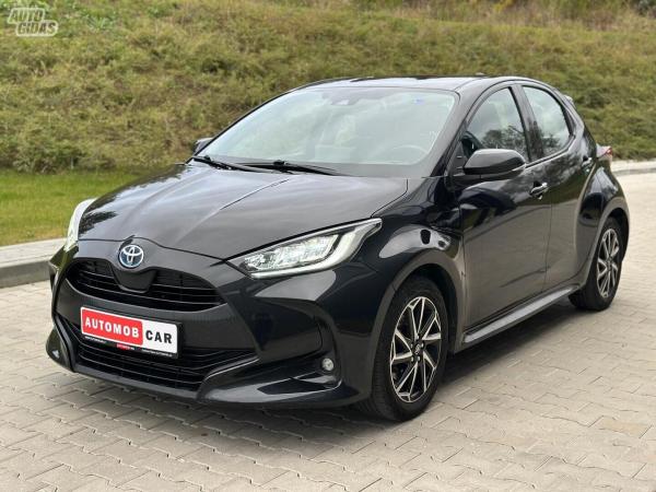 Melns Toyota Yaris 2022 Viļņa, ar dzinēja tilpumu 1.50 L un nobraukumu 101 tūkst. km par 15950 €, foto 1 vietnē AUTOMOTO.COM.LV