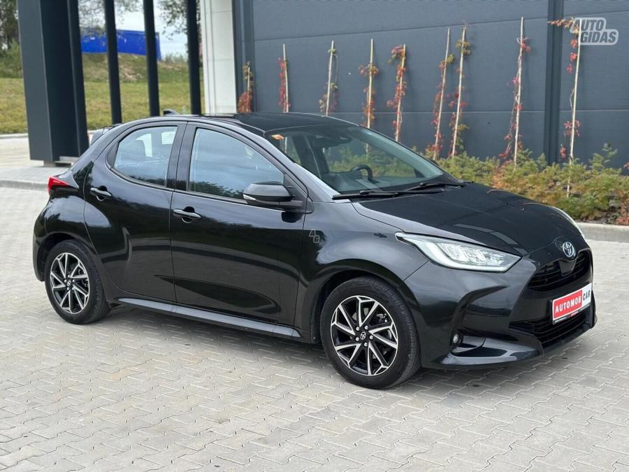 Melns Toyota Yaris 2022 Viļņa, ar dzinēja tilpumu 1.50 L un nobraukumu 101 tūkst. km par 15950 €, foto 4 vietnē AUTOMOTO.COM.LV