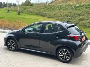 Melns Toyota Yaris 2022 Viļņa, ar dzinēja tilpumu 1.50 L un nobraukumu 101 tūkst. km par 15950 €, foto 12 vietnē AUTOMOTO.COM.LV