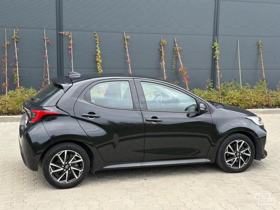 Melns Toyota Yaris 2022 Viļņa, ar dzinēja tilpumu 1.50 L un nobraukumu 101 tūkst. km par 15950 €, foto 14 vietnē AUTOMOTO.COM.LV