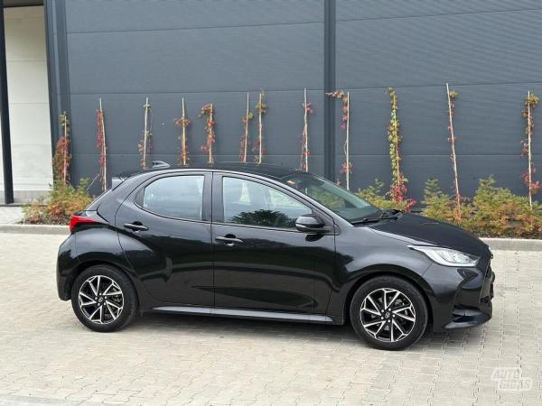 Melns Toyota Yaris 2022 Viļņa, ar dzinēja tilpumu 1.50 L un nobraukumu 101 tūkst. km par 14950 €, foto 7 vietnē AUTOMOTO.COM.LV
