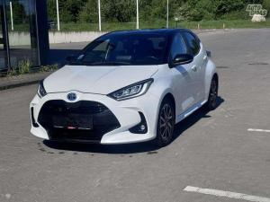 Melns Toyota Yaris 2022 Viļņa, ar dzinēja tilpumu 1.50 L un nobraukumu 40 tūkst. km par 19950 €, foto  vietnē AUTOMOTO.COM.LV
