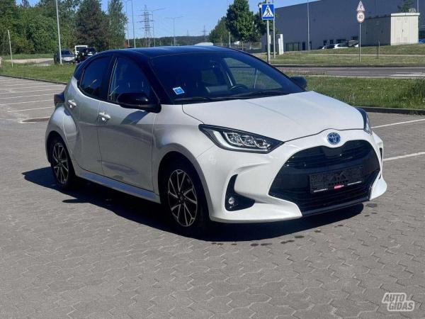 Melns Toyota Yaris 2022 Viļņa, ar dzinēja tilpumu 1.50 L un nobraukumu 40 tūkst. km par 19950 €, foto 3 vietnē AUTOMOTO.COM.LV