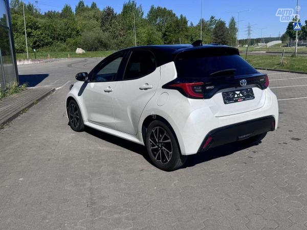 Melns Toyota Yaris 2022 Viļņa, ar dzinēja tilpumu 1.50 L un nobraukumu 40 tūkst. km par 19950 €, foto 9 vietnē AUTOMOTO.COM.LV