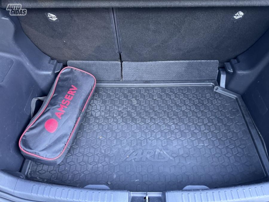 Black Toyota Yaris 2022 in Avizieniai, with an engine capacity of 1.50 L and mileage of 95 thousand km for 13950 €, photo 7 on AUTOMOTO.COM.LV