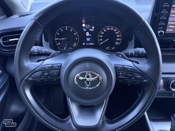 Black Toyota Yaris 2022 in Avizieniai, with an engine capacity of 1.50 L and mileage of 95 thousand km for 13950 €, photo 7 on AUTOMOTO.COM.LV