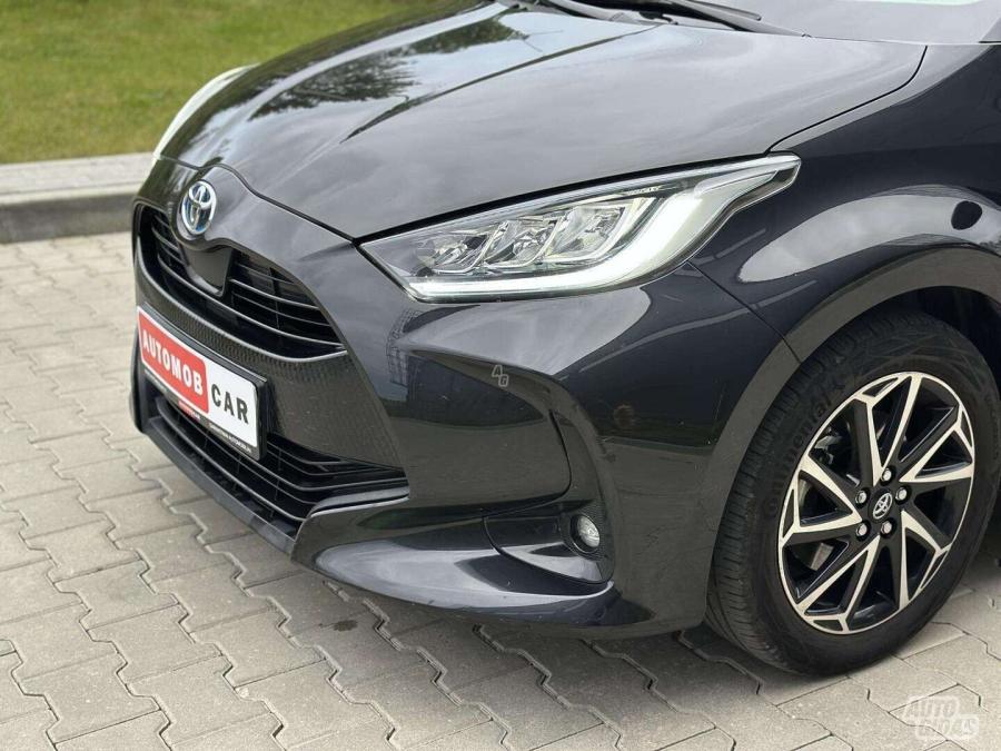 Melns Toyota Yaris 2022 Viļņa, ar dzinēja tilpumu 1.50 L un nobraukumu 101 tūkst. km par 14950 €, foto 1 vietnē AUTOMOTO.COM.LV