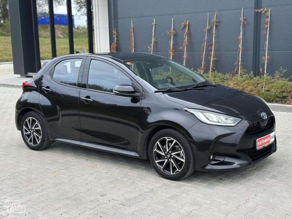 Black Toyota Yaris 2022 in Vilnius, with an engine capacity of 1.50 L and mileage of 101 thousand km for 14950 €, photo 6 on AUTOMOTO.COM.LV