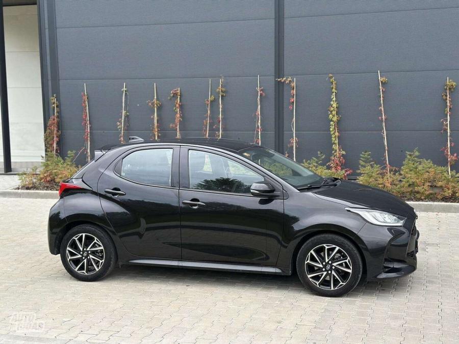 Melns Toyota Yaris 2022 Viļņa, ar dzinēja tilpumu 1.50 L un nobraukumu 101 tūkst. km par 14950 €, foto 8 vietnē AUTOMOTO.COM.LV