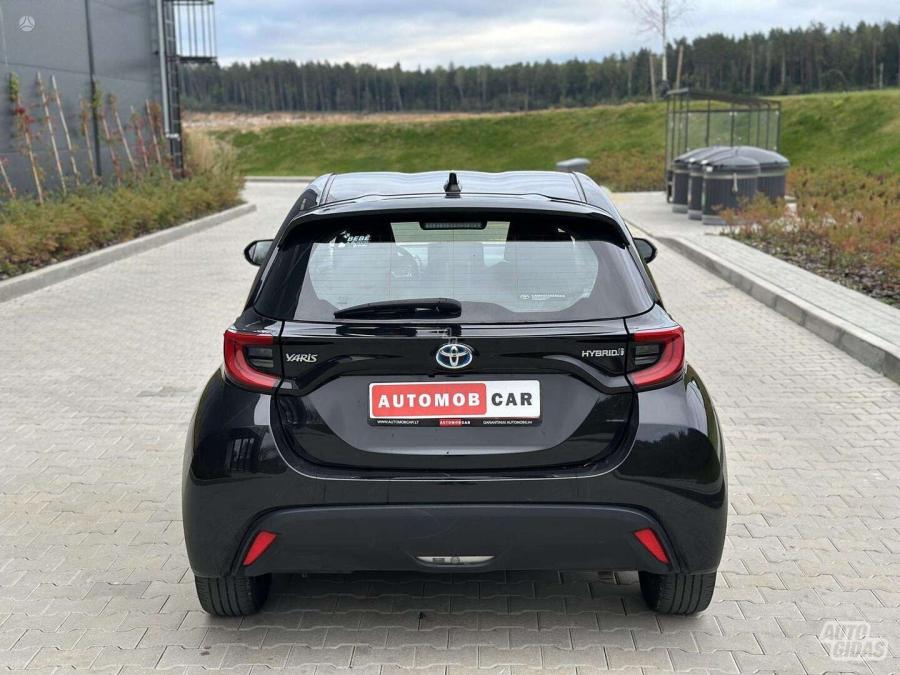 Melns Toyota Yaris 2022 Viļņa, ar dzinēja tilpumu 1.50 L un nobraukumu 101 tūkst. km par 14950 €, foto 12 vietnē AUTOMOTO.COM.LV