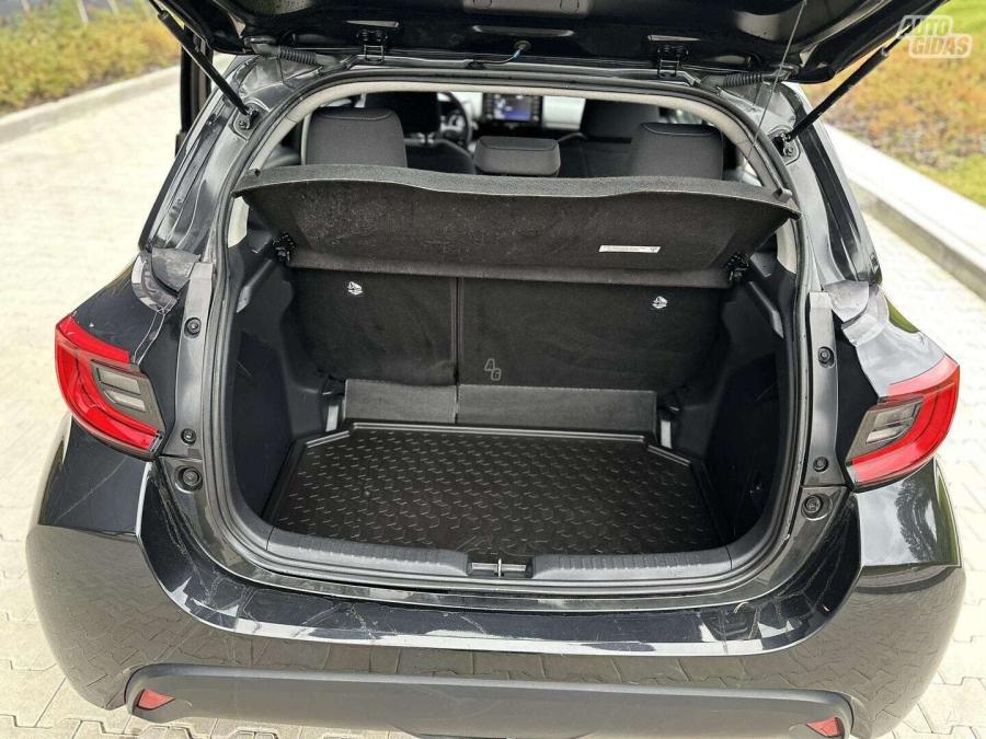Melns Toyota Yaris 2022 Viļņa, ar dzinēja tilpumu 1.50 L un nobraukumu 101 tūkst. km par 14950 €, foto 13 vietnē AUTOMOTO.COM.LV