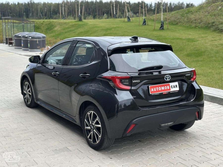 Melns Toyota Yaris 2022 Viļņa, ar dzinēja tilpumu 1.50 L un nobraukumu 101 tūkst. km par 14950 €, foto 14 vietnē AUTOMOTO.COM.LV