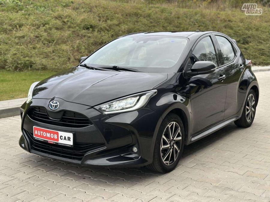 Melns Toyota Yaris 2022 Viļņa, ar dzinēja tilpumu 1.50 L un nobraukumu 101 tūkst. km par 14950 €, foto 1 vietnē AUTOMOTO.COM.LV