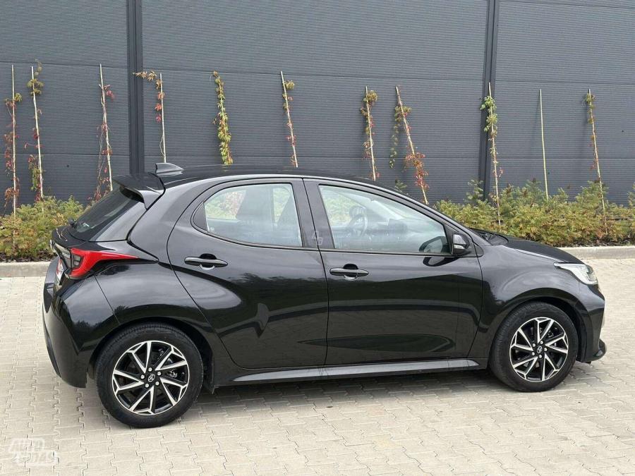 Melns Toyota Yaris 2022 Viļņa, ar dzinēja tilpumu 1.50 L un nobraukumu 101 tūkst. km par 14950 €, foto 8 vietnē AUTOMOTO.COM.LV