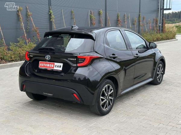 Black Toyota Yaris 2022 in Vilnius, with an engine capacity of 1.50 L and mileage of 101 thousand km for 14950 €, photo 8 on AUTOMOTO.COM.LV
