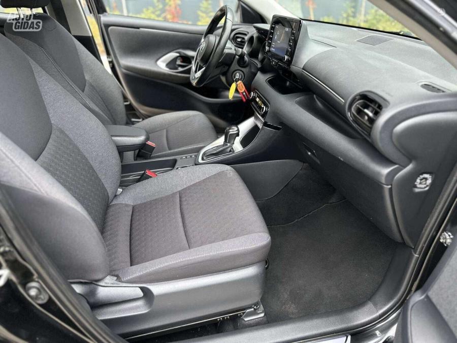 Melns Toyota Yaris 2022 Viļņa, ar dzinēja tilpumu 1.50 L un nobraukumu 101 tūkst. km par 14950 €, foto 18 vietnē AUTOMOTO.COM.LV