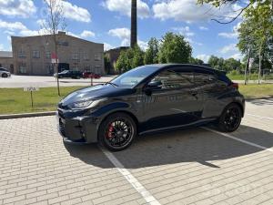 Melns Toyota Yaris 2022 Rīga, ar dzinēja tilpumu 1.60 L un nobraukumu 37 tūkst. km par 29500 €, foto 3 vietnē AUTOMOTO.COM.LV