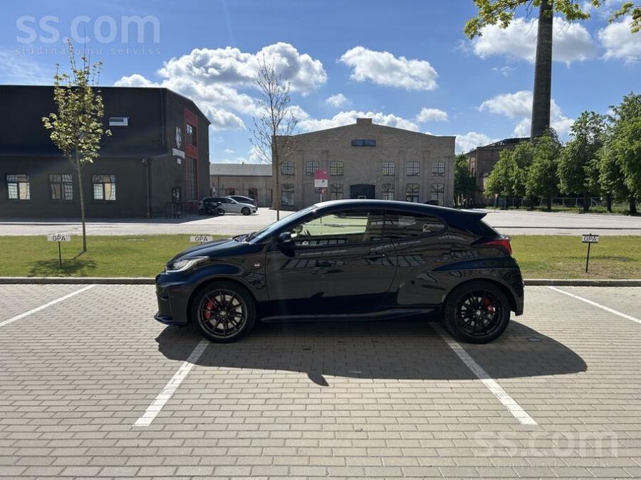 Melns Toyota Yaris 2022 Rīga, ar dzinēja tilpumu 1.60 L un nobraukumu 37 tūkst. km par 29500 €, foto 4 vietnē AUTOMOTO.COM.LV