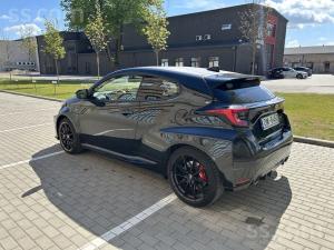 Melns Toyota Yaris 2022 Rīga, ar dzinēja tilpumu 1.60 L un nobraukumu 37 tūkst. km par 29500 €, foto 5 vietnē AUTOMOTO.COM.LV