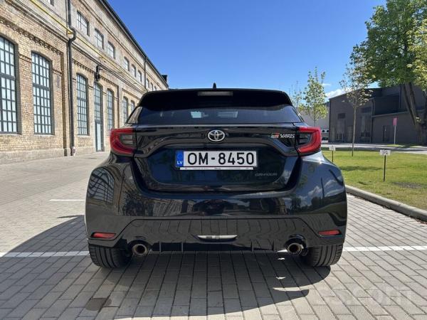 Melns Toyota Yaris 2022 Rīga, ar dzinēja tilpumu 1.60 L un nobraukumu 37 tūkst. km par 29500 €, foto 6 vietnē AUTOMOTO.COM.LV