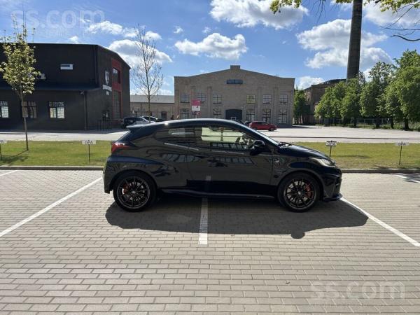 Melns Toyota Yaris 2022 Rīga, ar dzinēja tilpumu 1.60 L un nobraukumu 37 tūkst. km par 29500 €, foto 8 vietnē AUTOMOTO.COM.LV