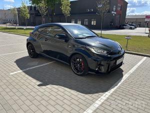 Melns Toyota Yaris 2022 Rīga, ar dzinēja tilpumu 1.60 L un nobraukumu 37 tūkst. km par 29500 €, foto 10 vietnē AUTOMOTO.COM.LV
