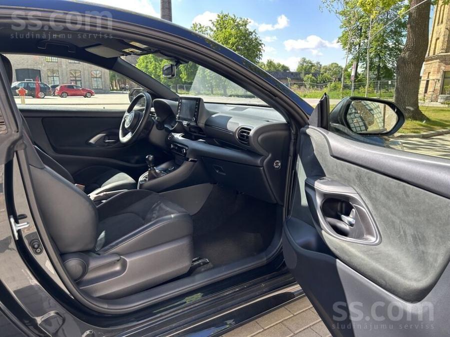 Melns Toyota Yaris 2022 Rīga, ar dzinēja tilpumu 1.60 L un nobraukumu 37 tūkst. km par 29500 €, foto 17 vietnē AUTOMOTO.COM.LV