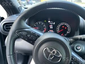 Melns Toyota Yaris 2022 Rīga, ar dzinēja tilpumu 1.60 L un nobraukumu 37 tūkst. km par 29500 €, foto 21 vietnē AUTOMOTO.COM.LV
