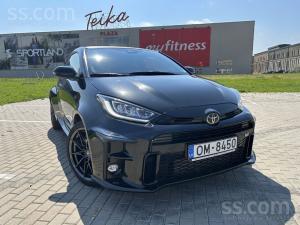 Melns Toyota Yaris 2022 Rīga, ar dzinēja tilpumu 1.60 L un nobraukumu 37 tūkst. km par 29500 €, foto  vietnē AUTOMOTO.COM.LV