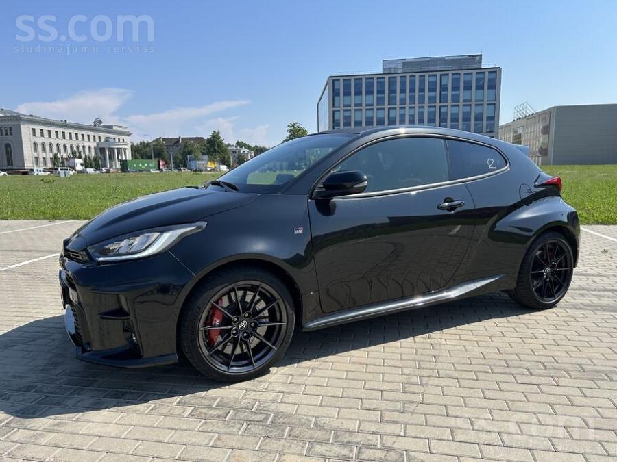 Melns Toyota Yaris 2022 Rīga, ar dzinēja tilpumu 1.60 L un nobraukumu 37 tūkst. km par 29500 €, foto 4 vietnē AUTOMOTO.COM.LV