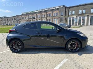 Melns Toyota Yaris 2022 Rīga, ar dzinēja tilpumu 1.60 L un nobraukumu 37 tūkst. km par 29500 €, foto 10 vietnē AUTOMOTO.COM.LV