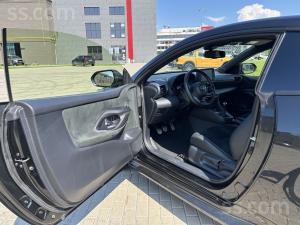 Melns Toyota Yaris 2022 Rīga, ar dzinēja tilpumu 1.60 L un nobraukumu 37 tūkst. km par 29500 €, foto 13 vietnē AUTOMOTO.COM.LV