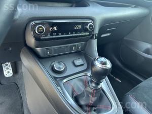 Melns Toyota Yaris 2022 Rīga, ar dzinēja tilpumu 1.60 L un nobraukumu 37 tūkst. km par 29500 €, foto 20 vietnē AUTOMOTO.COM.LV