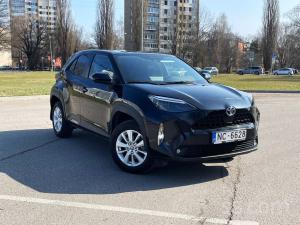 Black Toyota Yaris 2022 in Riga, with an engine capacity of 1.50 L and mileage of 45 thousand km for 18900 €, photo  on AUTOMOTO.COM.LV