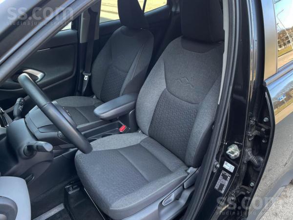 Melns Toyota Yaris 2022 Rīga, ar dzinēja tilpumu 1.50 L un nobraukumu 45 tūkst. km par 18900 €, foto 6 vietnē AUTOMOTO.COM.LV