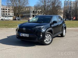 Melns Toyota Yaris 2022 Rīga, ar dzinēja tilpumu 1.50 L un nobraukumu 45 tūkst. km par 18900 €, foto 3 vietnē AUTOMOTO.COM.LV