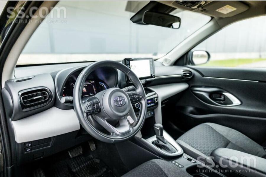 Melns Toyota Yaris 2022 Rīga, ar dzinēja tilpumu 1.50 L un nobraukumu 45 tūkst. km par 18900 €, foto 6 vietnē AUTOMOTO.COM.LV