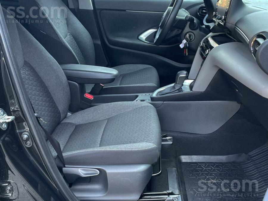 Melns Toyota Yaris 2022 Rīga, ar dzinēja tilpumu 1.50 L un nobraukumu 45 tūkst. km par 18900 €, foto 8 vietnē AUTOMOTO.COM.LV