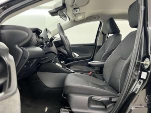 Melns Toyota Yaris 2022 Viļņa, ar dzinēja tilpumu 1.49 L un nobraukumu 98 tūkst. km par 16900 €, foto 12 vietnē AUTOMOTO.COM.LV
