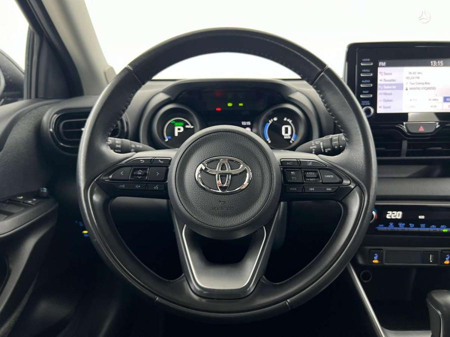 Melns Toyota Yaris 2022 Viļņa, ar dzinēja tilpumu 1.49 L un nobraukumu 98 tūkst. km par 16900 €, foto 13 vietnē AUTOMOTO.COM.LV