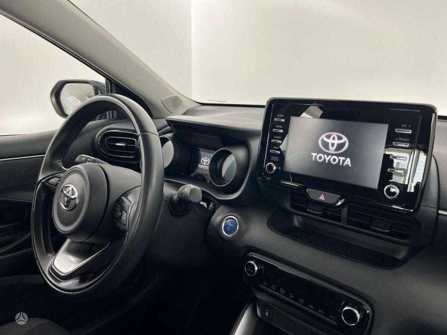 Melns Toyota Yaris 2022 Viļņa, ar dzinēja tilpumu 1.49 L un nobraukumu 98 tūkst. km par 16900 €, foto 15 vietnē AUTOMOTO.COM.LV